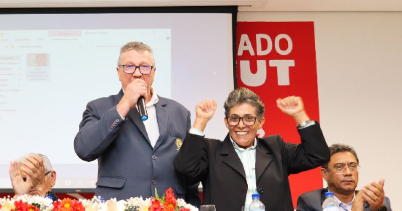 Baiana toma posse como a primeira mulher a presidir o Sintracon Curitiba em 93 anos - CUT Paraná